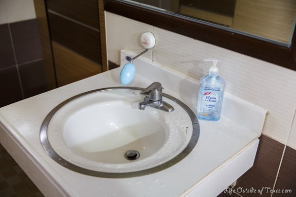 How To Use a Toilet in Korea | Life Outside of Texas